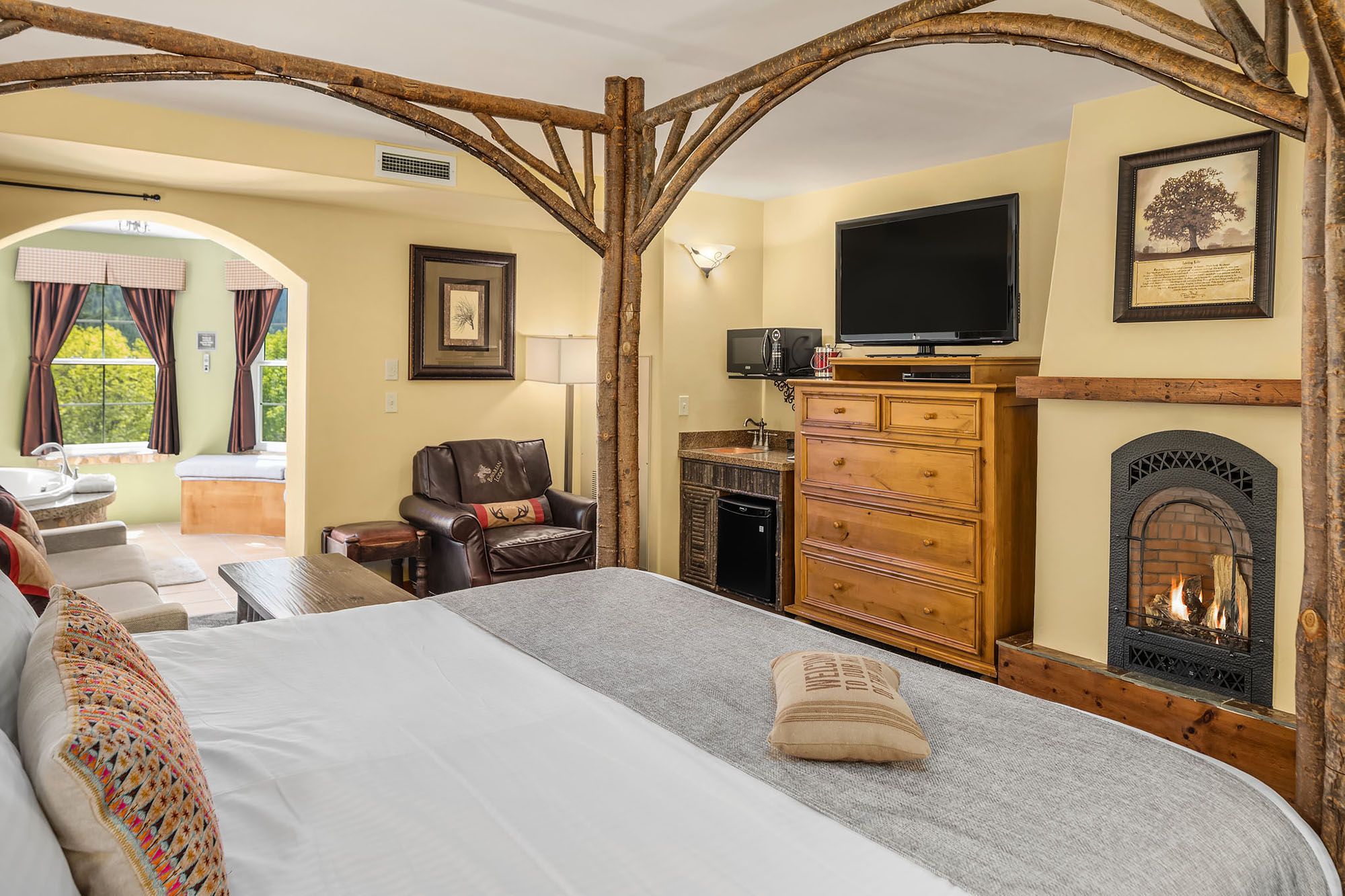 Turret Suite - Bavarian Lodge